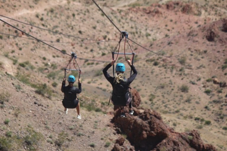 Zeker doen in Las Vegas: Zip line boven de ruige natuur! | We Are ...