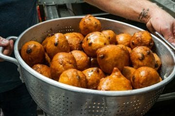 Wat is typisch Nederlands eten? Dit moet je ooit proeven!