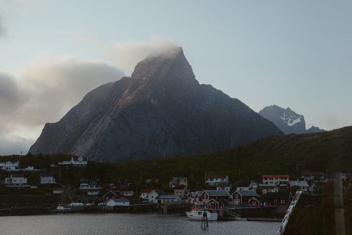 Alles over Reine en de Reinebringen! | We Are Travellers