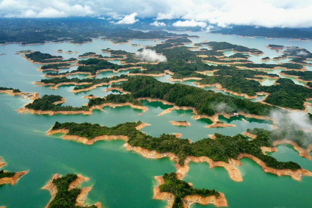 Guatapé Colombia: tips voor het kleurrijkste dorp & El Peñol