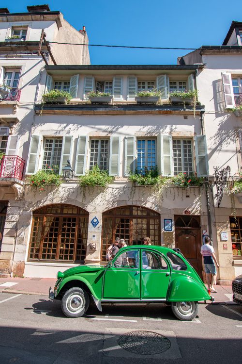 Verkeersregels Frankrijk & verplichte benodigdheden: 10 tips