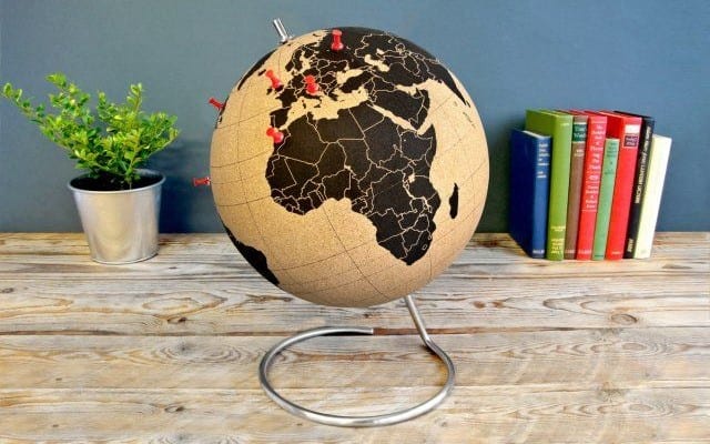 Wereldbollen die élke reiziger wilt | Wereldbol van kurk | WeAreTravellers